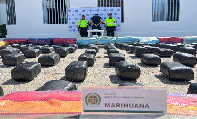 La Policía Nacional Incauta 1 500 Kilos De Marihuana En Vía Del Huila